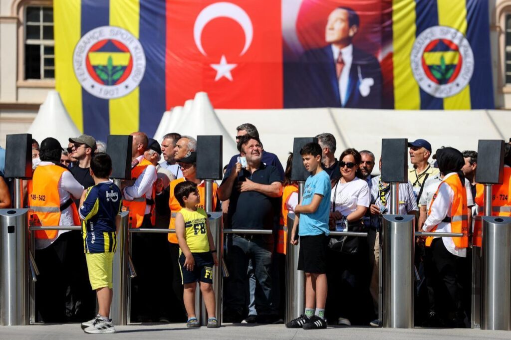 Aziz Yıldırım Returns as Fenerbahçe President After Eight-Year Absence ...